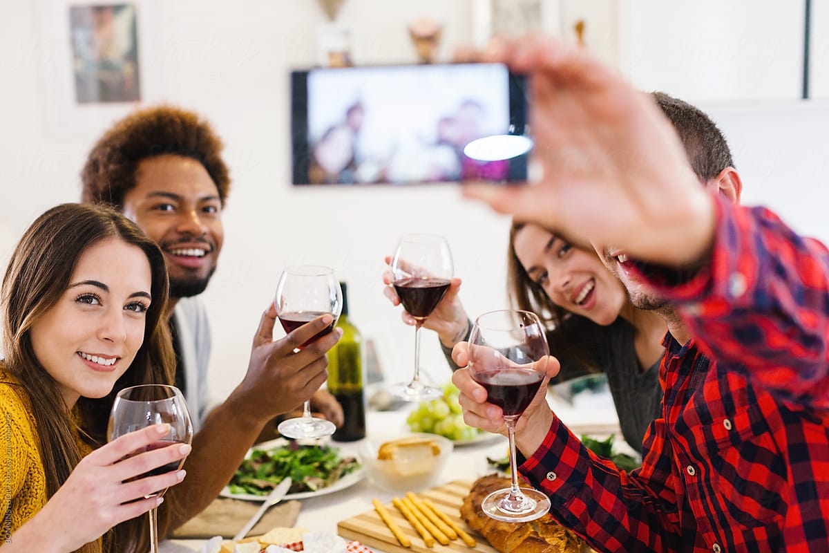 Wine Toast Friends 4,890 Friends Wine Glass Cheers Stock Photos Free