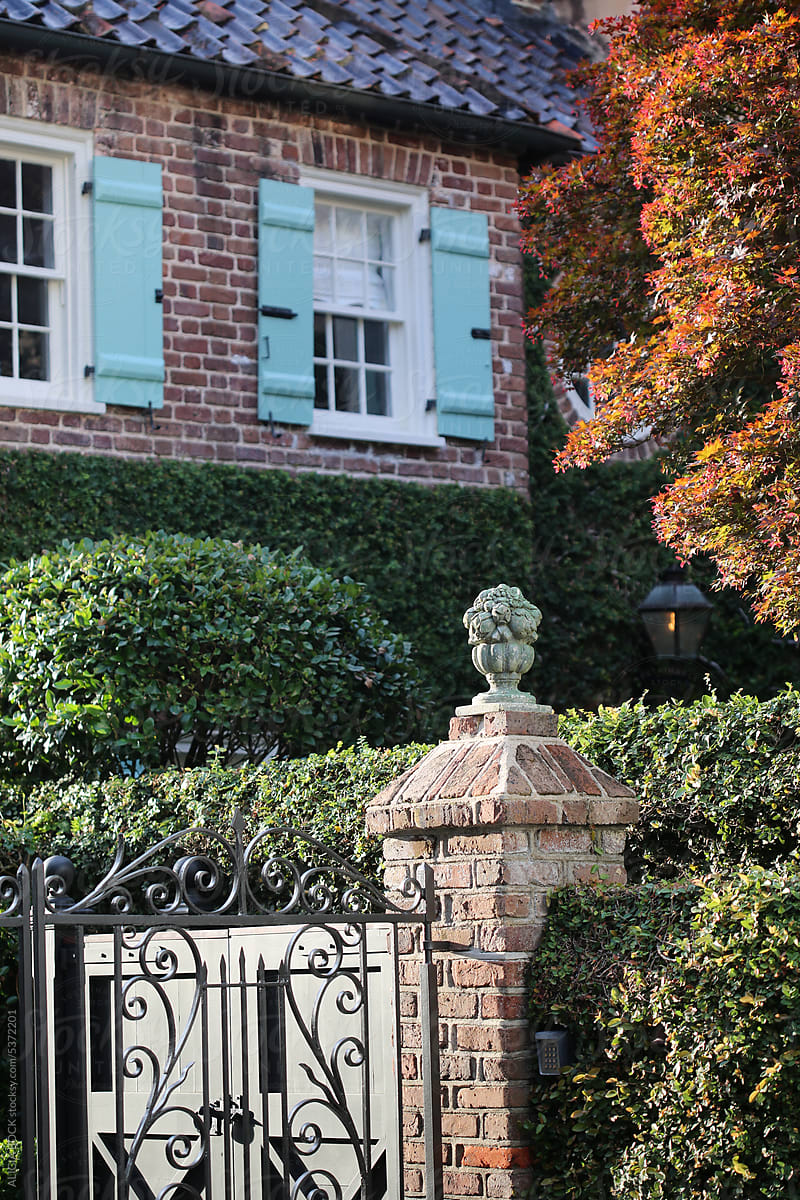 Brick Charleston Garden