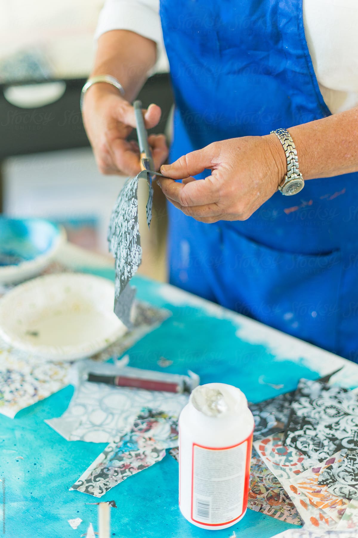 Close Up Of The Artist s Hand As She Works In Her Fine Art Studio Del Close Up Of The Artist s Hand As She Works In Her Fine Art Studio Del