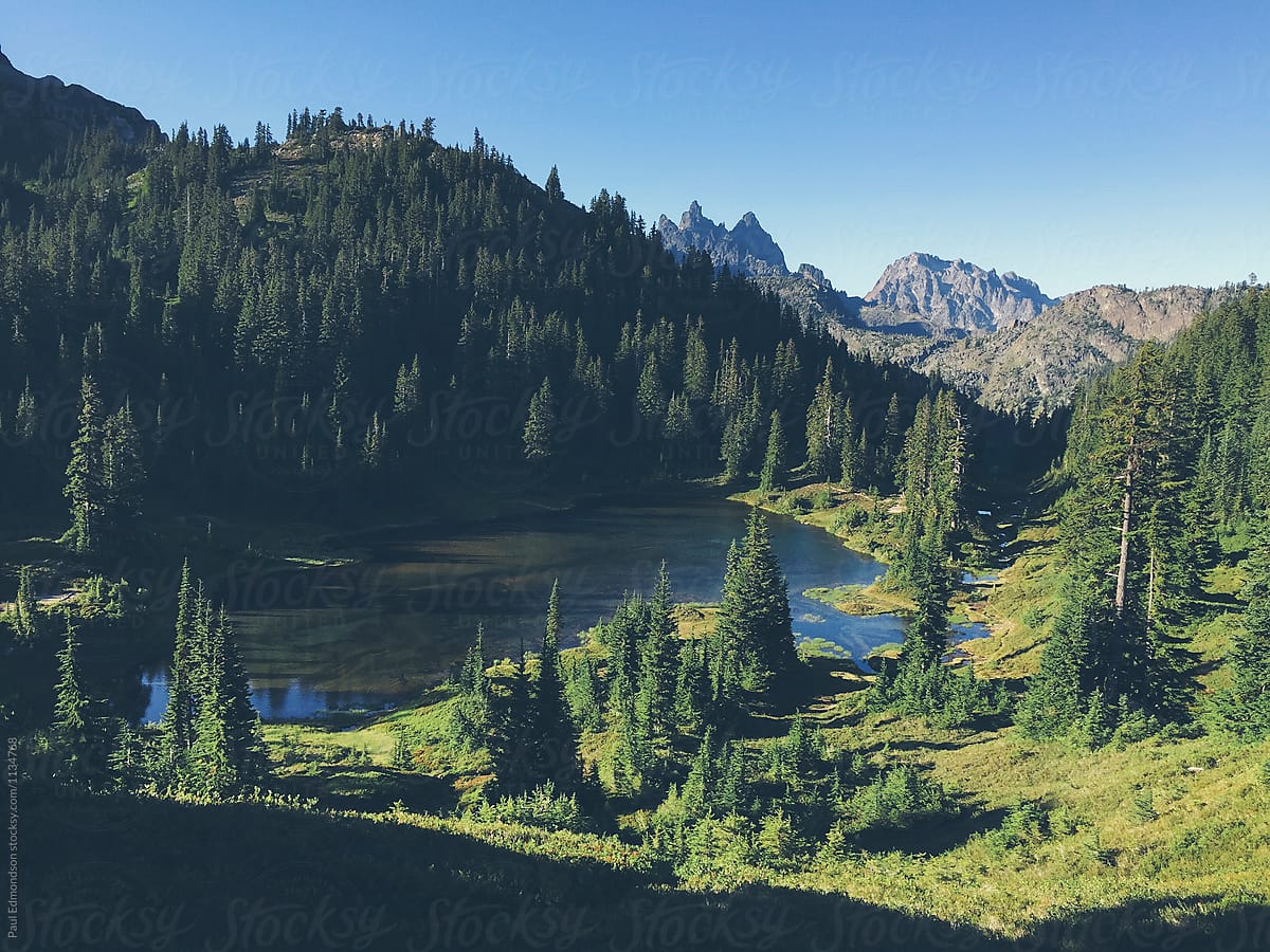 "View Of Pristine Alpine Lake And Expansive Mountains, North Cascades ...