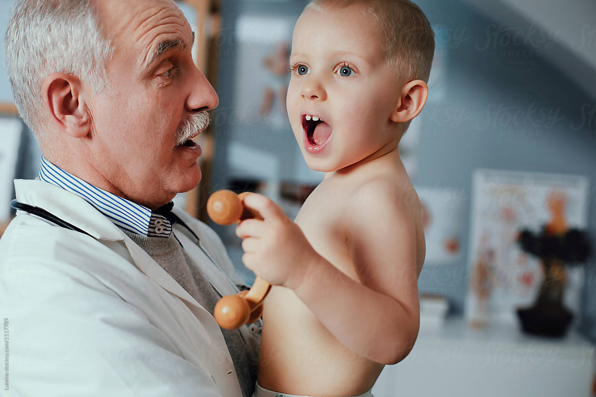 Cute Caucasian Boy At The Doctor s Del Colaborador De Stocksy Lumina cute-caucasian-boy-at-the-doctor-s-del-colaborador-de-stocksy-lumina