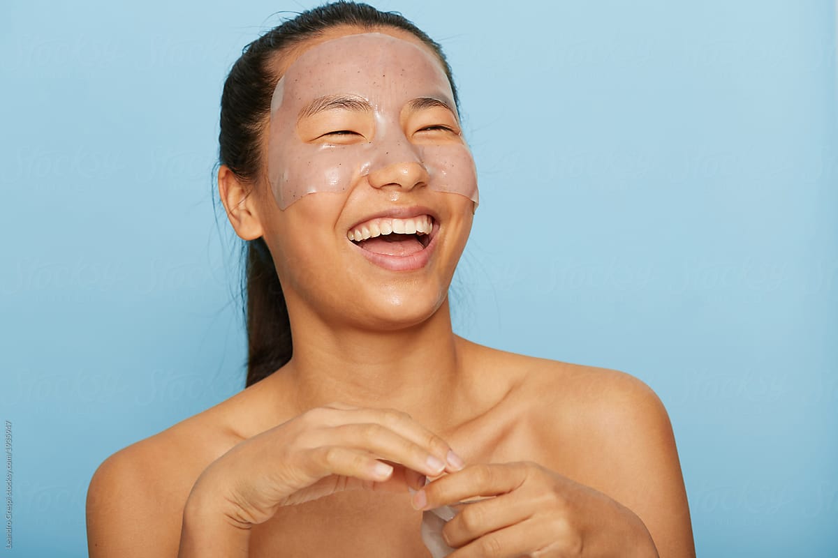  Skin Care Treatment Del Colaborador De Stocksy Ohlamour Studio